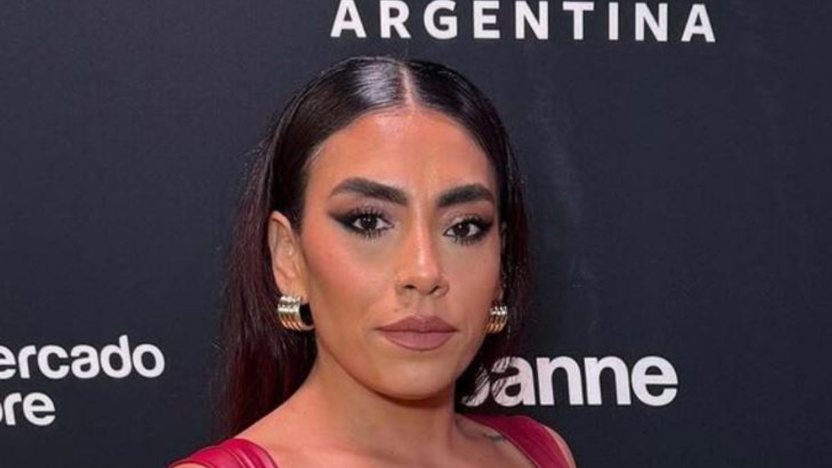 El destape de Anita Espósito: la hermana de Lali posó en bikini animal ...