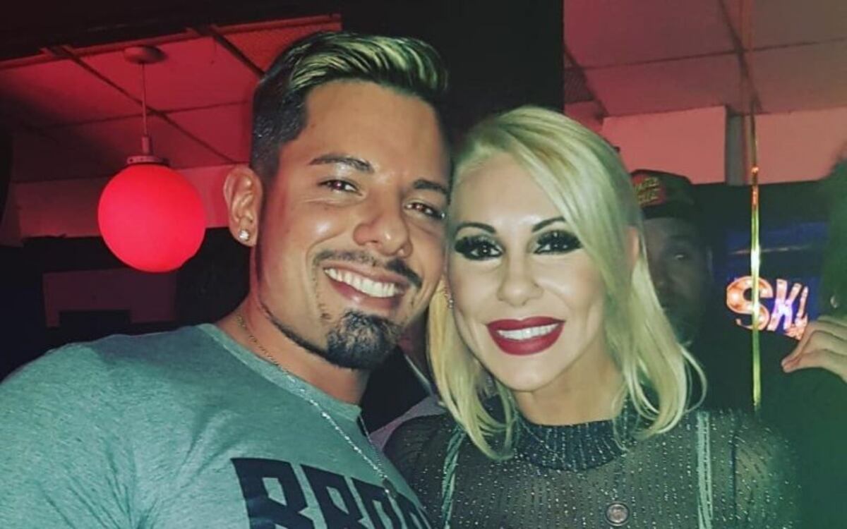 Al límite de la censura en Instagram: Mónica Farro y su esposo ...
