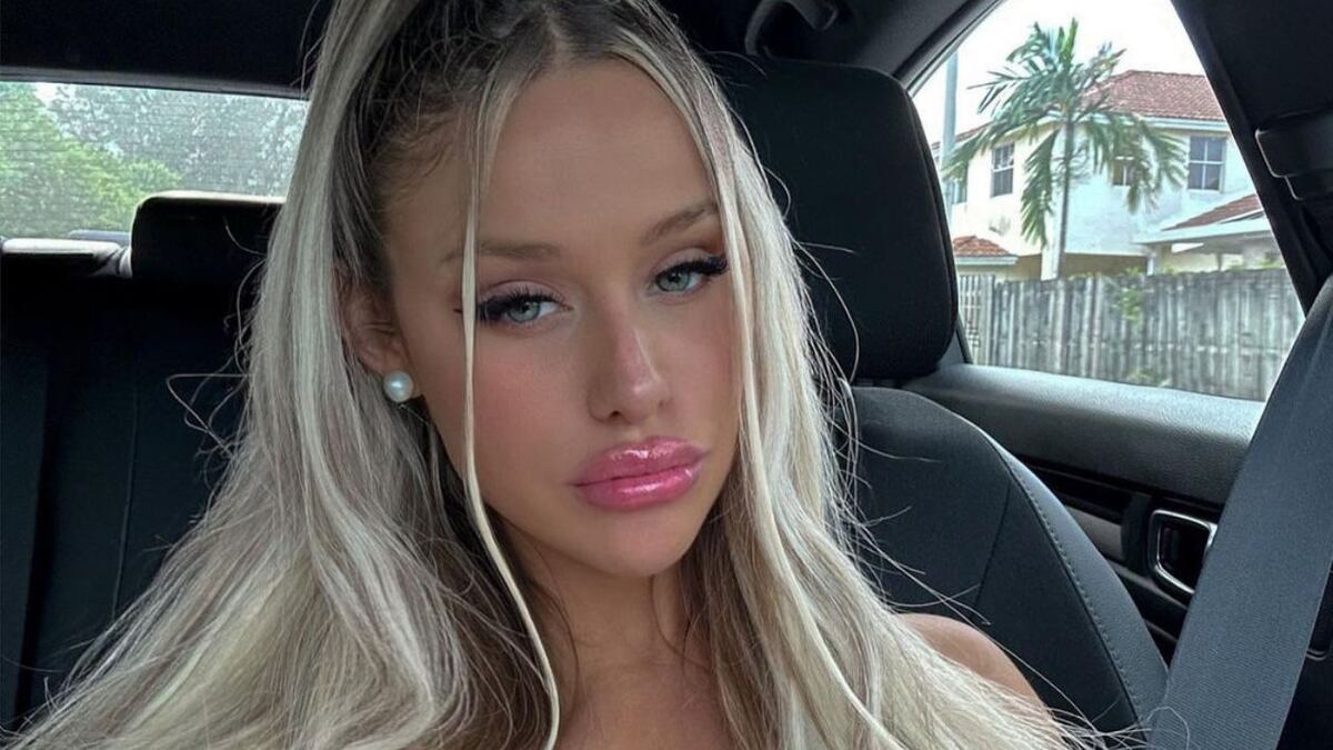 El total pink con el que Agustina Añón posó en redes y enloqueció a sus ...