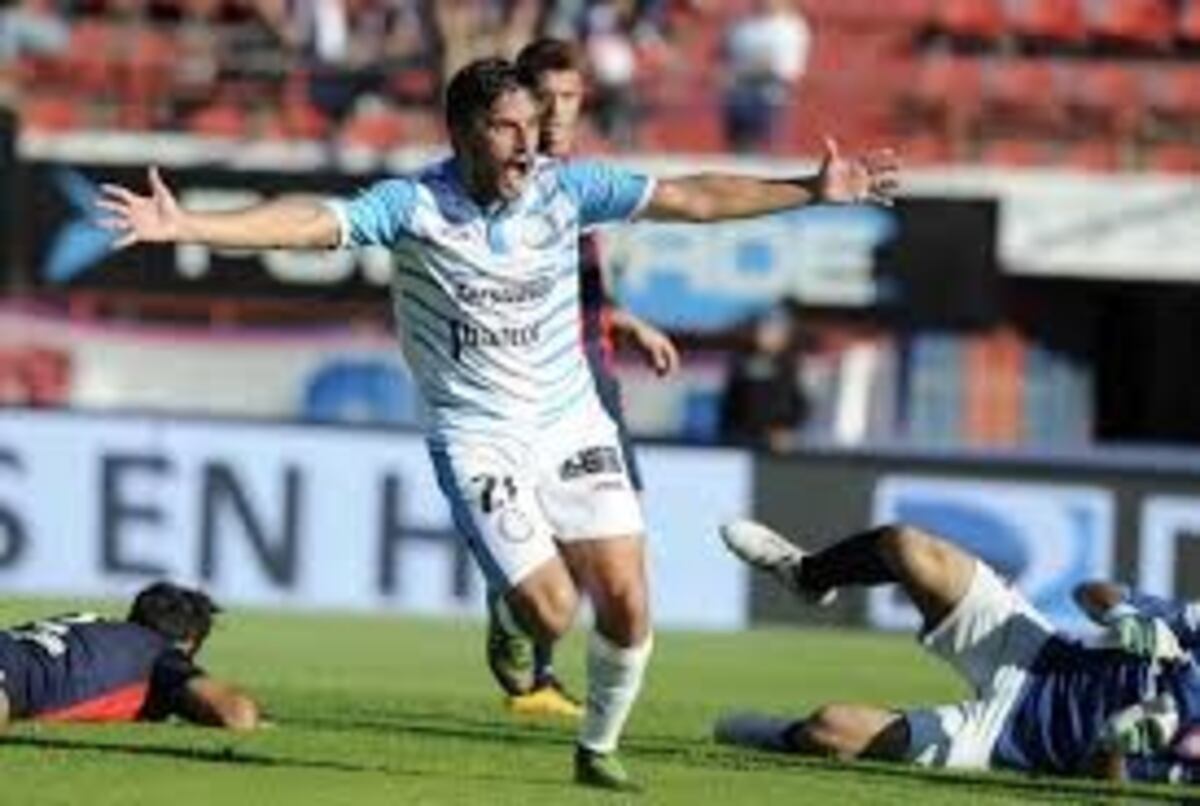 En Belgrano, Sebastián Luna vuelve al equipo y a su puesto de volante