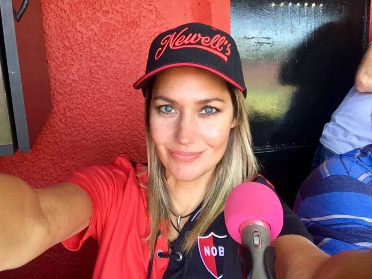Caro Losada fue la voz del estadio en el Coloso Marcelo Bielsa