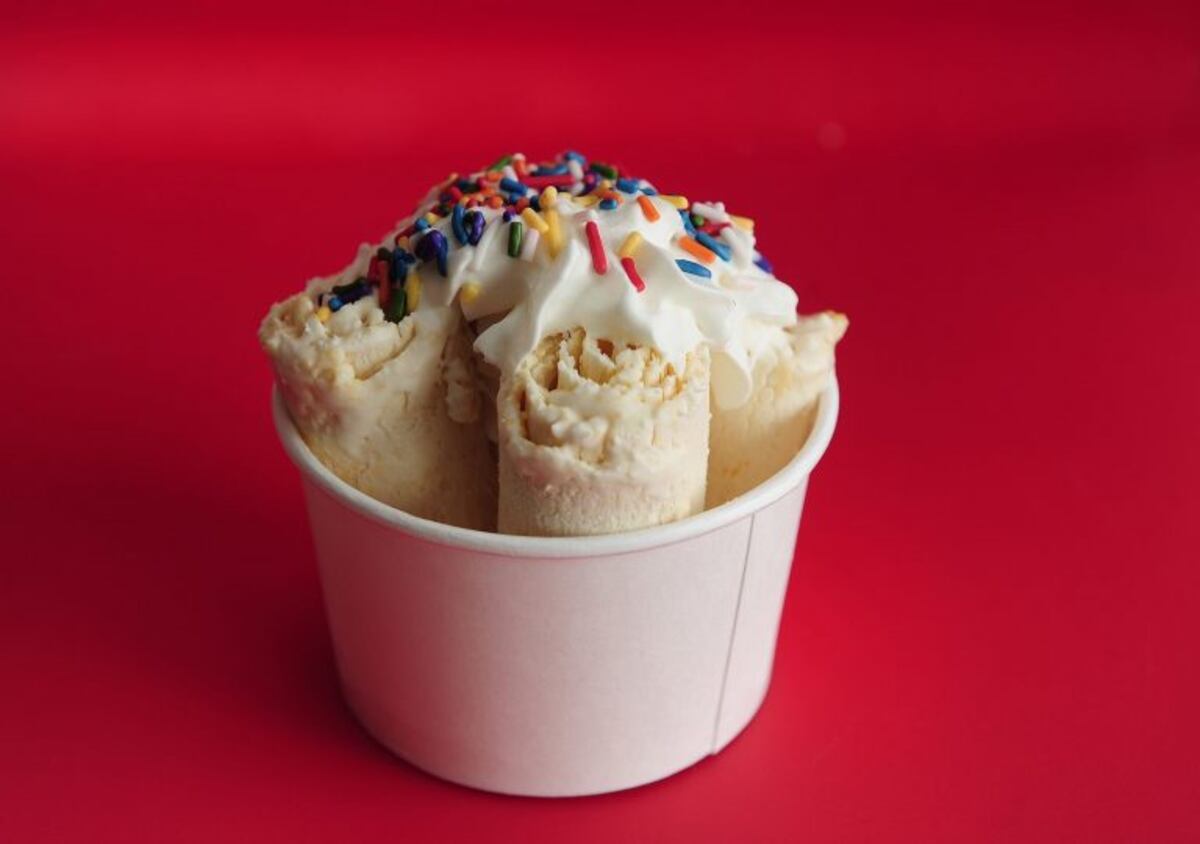 Helado enrollado, la nueva tendencia en postres que está revolucionando ...