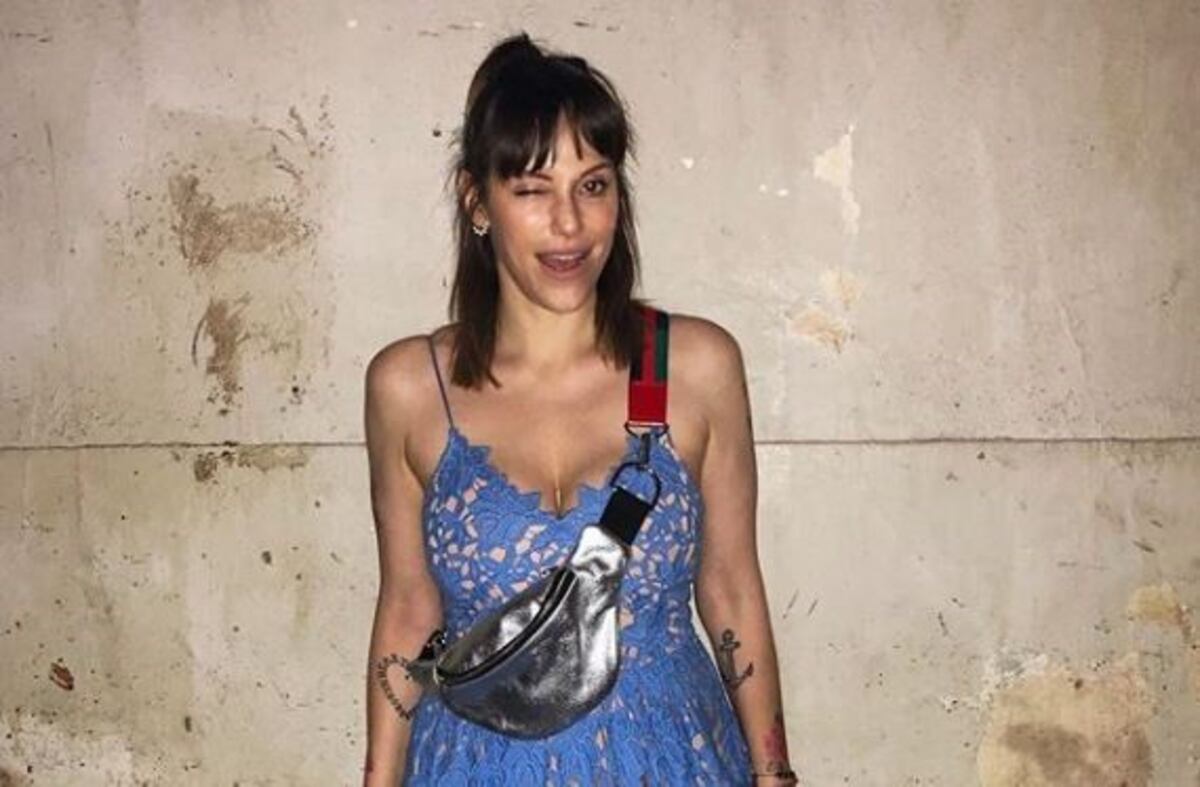 Connie Ansaldi encandiló a sus vecinos con un topless desde su balcón