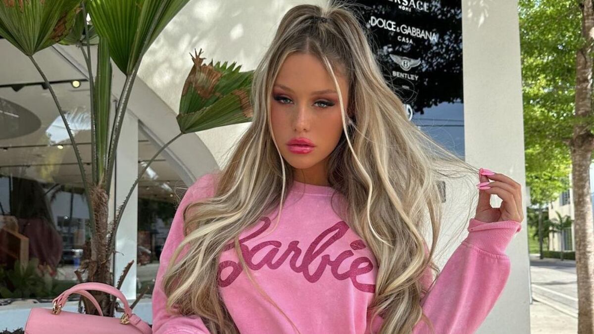 Agustina Añon lució un look demasiado sexy para Navidad