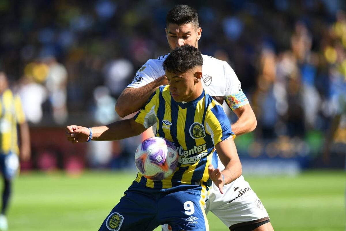 Alejo Veliz homenajeó a Marco Ruben en Rosario Central a un año de su ...