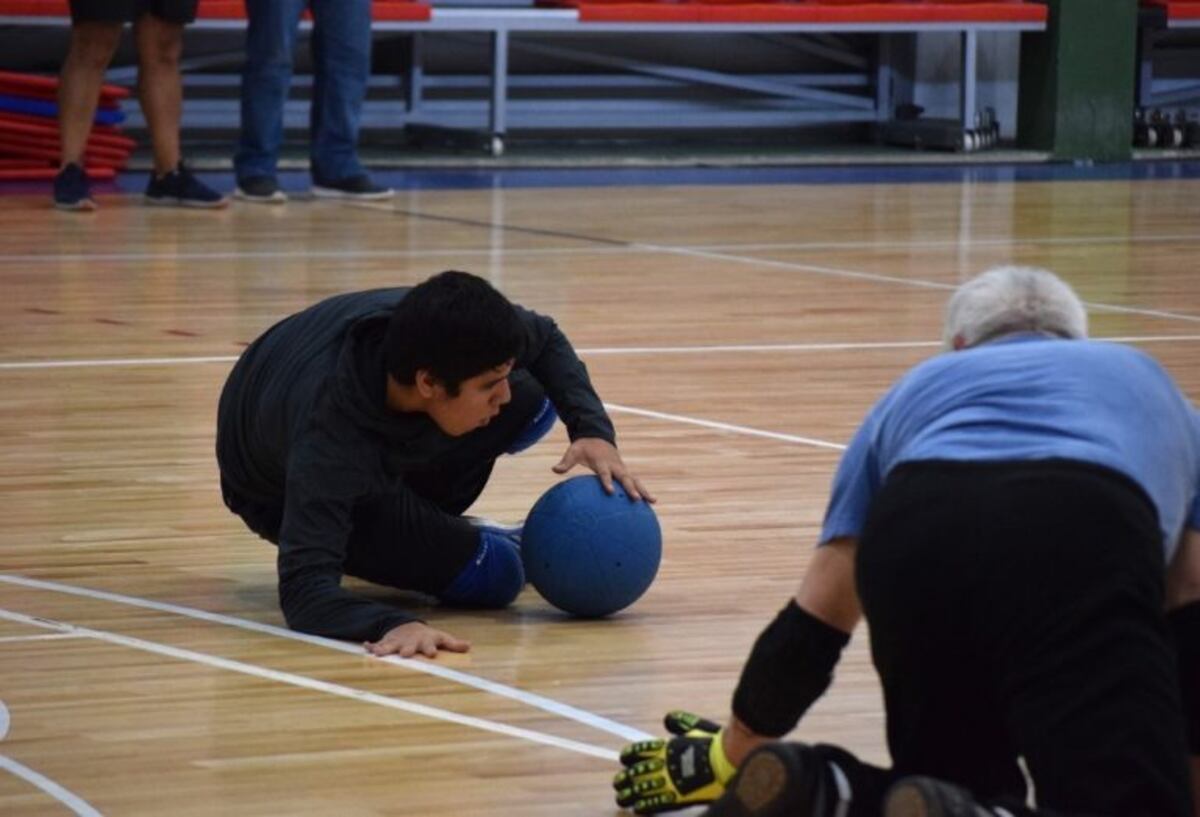 Goalball: un deporte paralímpico que se suma en Caleta Olivia
