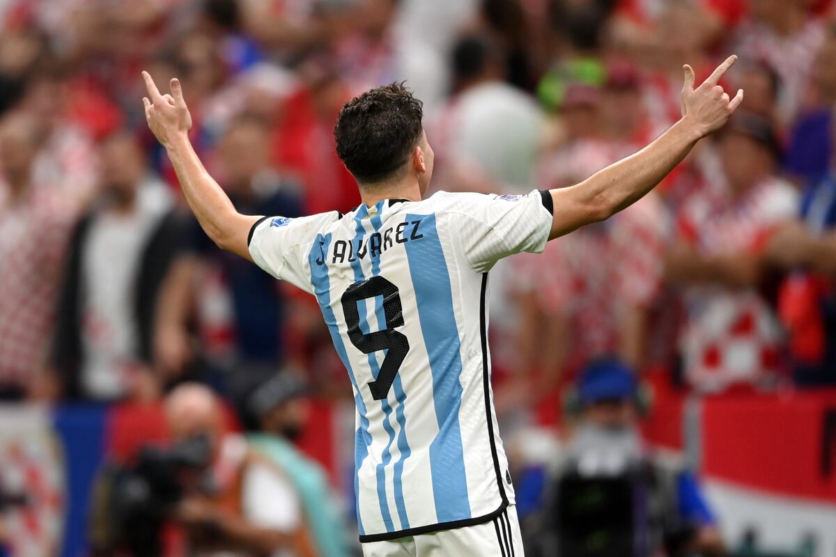 Calchín, orgullosa de Julián Álvarez: el imponente mural del goleador ...