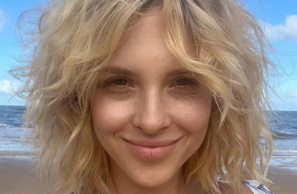 Carla Peterson deslumbró en microbikini a sus 48 años: “Se puso caliente”