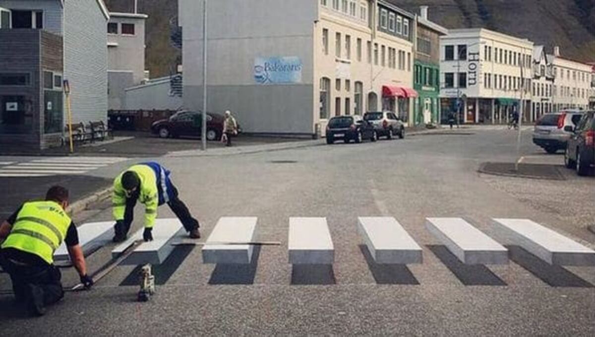 Un cruce peatonal en 3D, la original medida para prevenir accidentes de ...