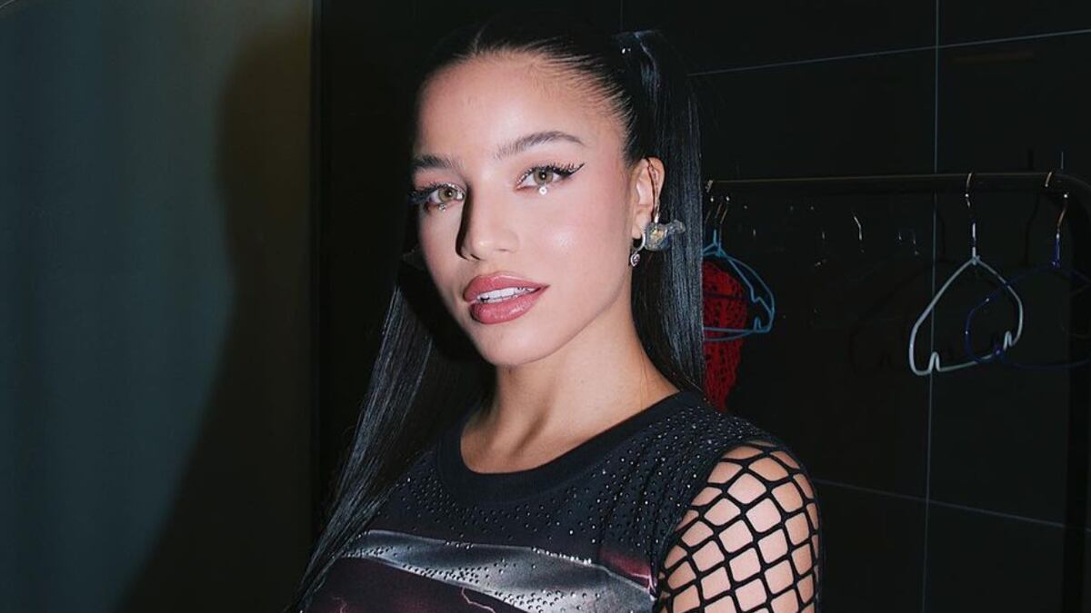 Emilia Mernes se sumó a la tendencia del denim: sus mejores looks