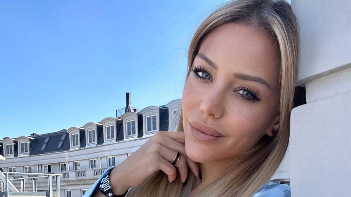 Evangelina Anderson arrasó con un look total black muy elegante y sexy