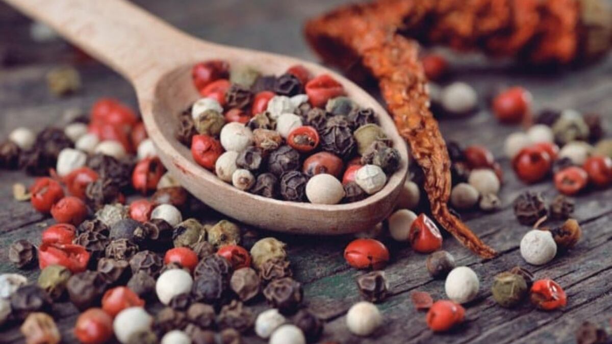 Guía completa sobre la pimienta: cuántos tipos hay y para qué sirven