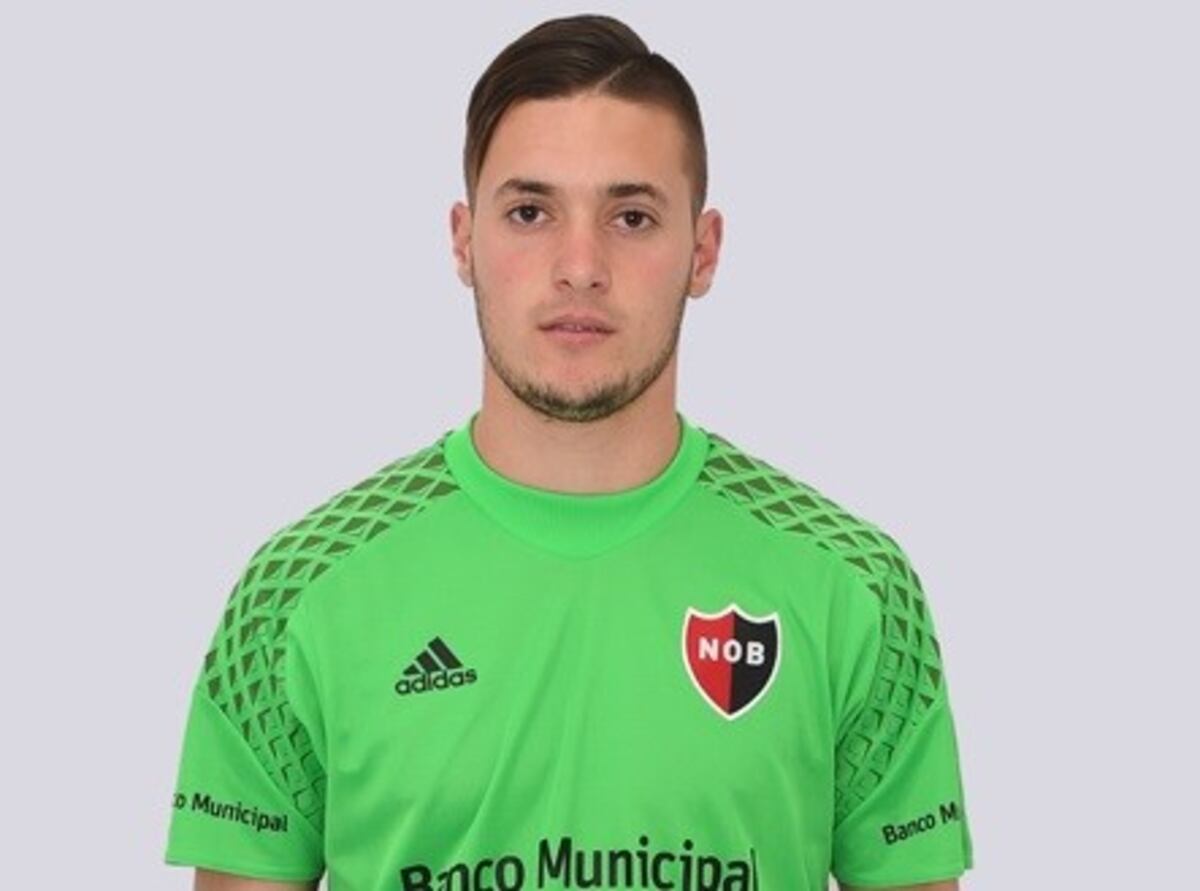 El arquero de la reserva de Newell's renovó su contrato