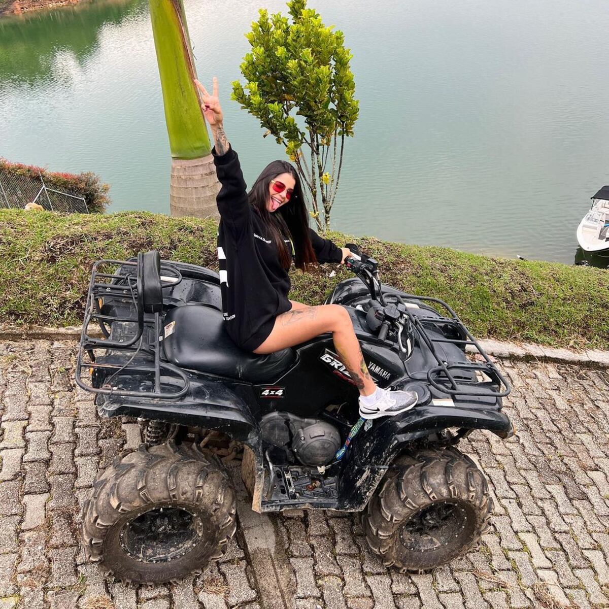 Jenn Muriel paseó en cuatriciclo y revolucionó Instagram