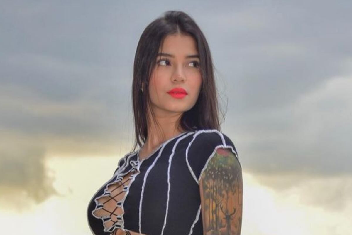 Jenn Muriel deslumbró con un vestido lleno de brillos y le preguntó a ...