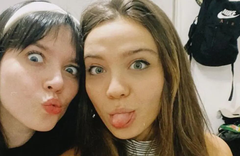 El pícaro video entre Malena Narvay y Mica Suárez: “¿Y el beso?”