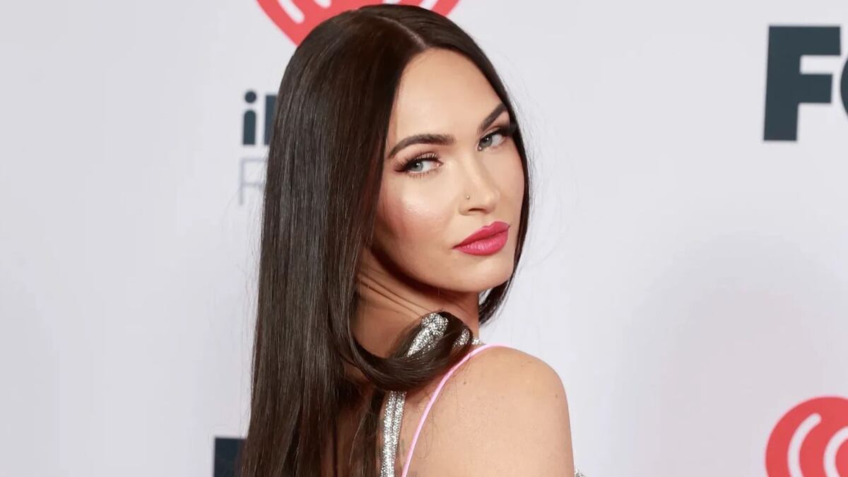 Megan Fox se disfrazó de Ninfa y causó furor en Instagram: sin corpiño ...