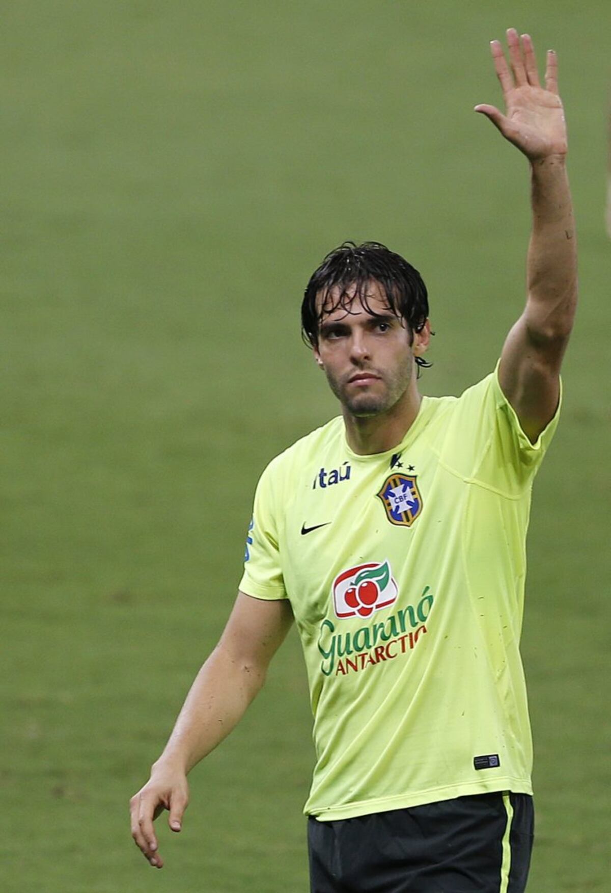 Kaká anunció su retiro del fútbol