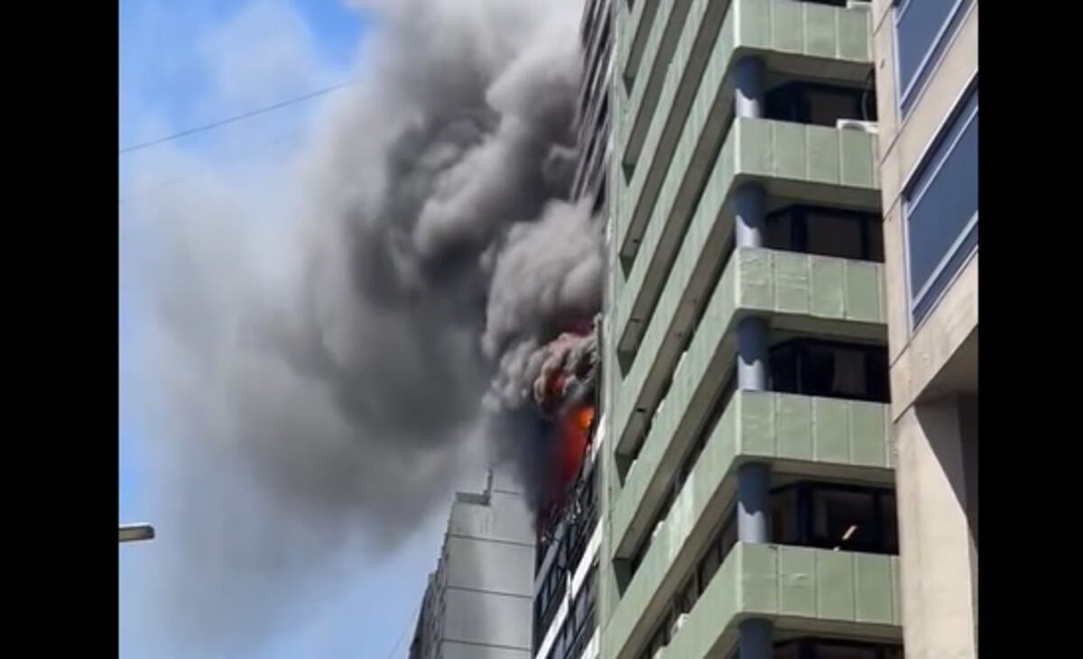 Explosión e incendio en un edificio lindero a la Secretaría de Trabajo ...